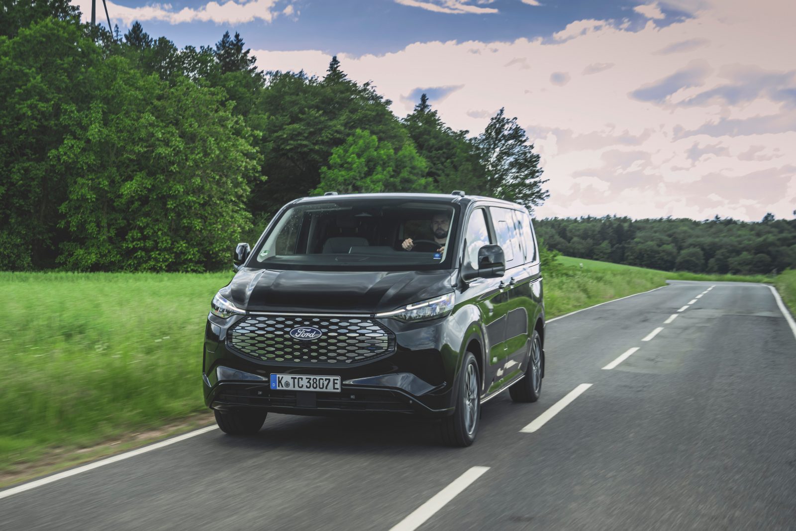 Otwarte listy zamówień na nowy, w pełni elektryczny model Ford E ...